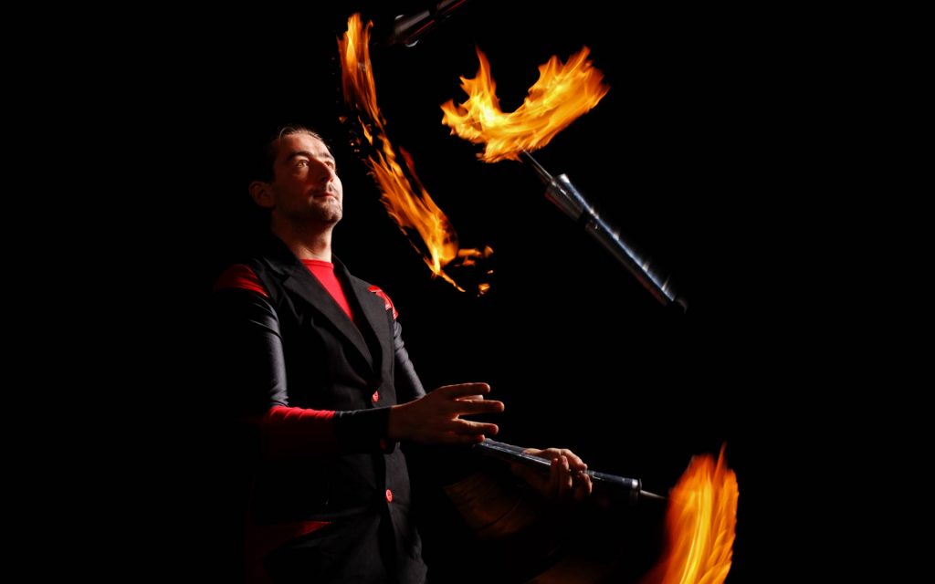 Lemmi-Feuershow-Feuerjonglage | Lemmi - Feuershow und LED-Show